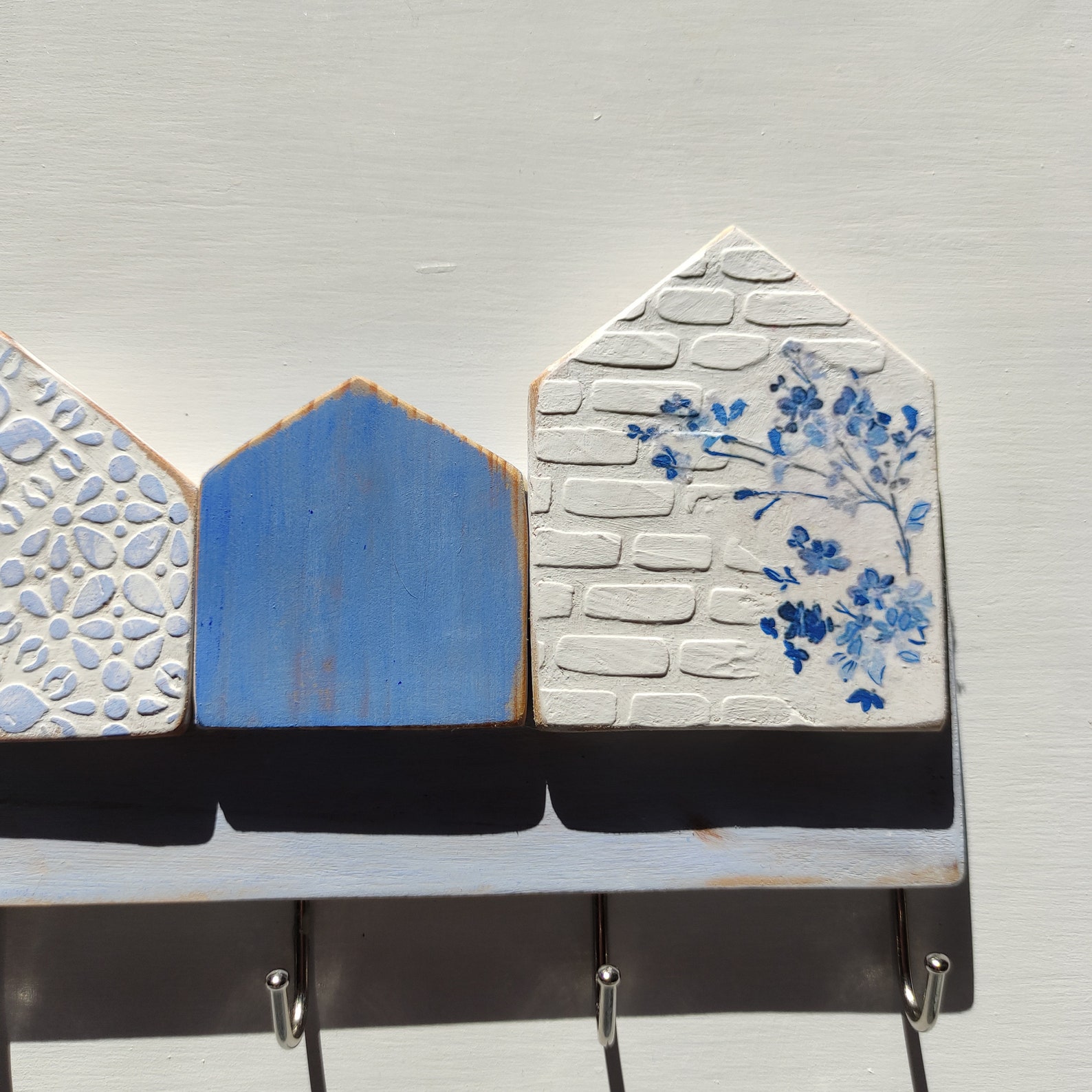 Unique Cottage Wooden Sky Blue Key Holder for Wall, Cute Entryway Wall ...