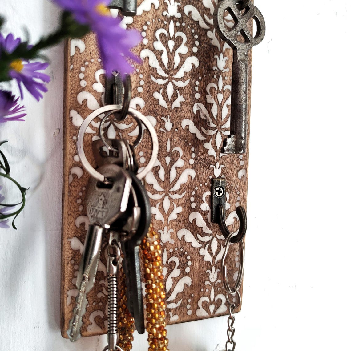 Vertical Wooden Key Holder for a Wall, Recycling Wood Rustic Entryway ...