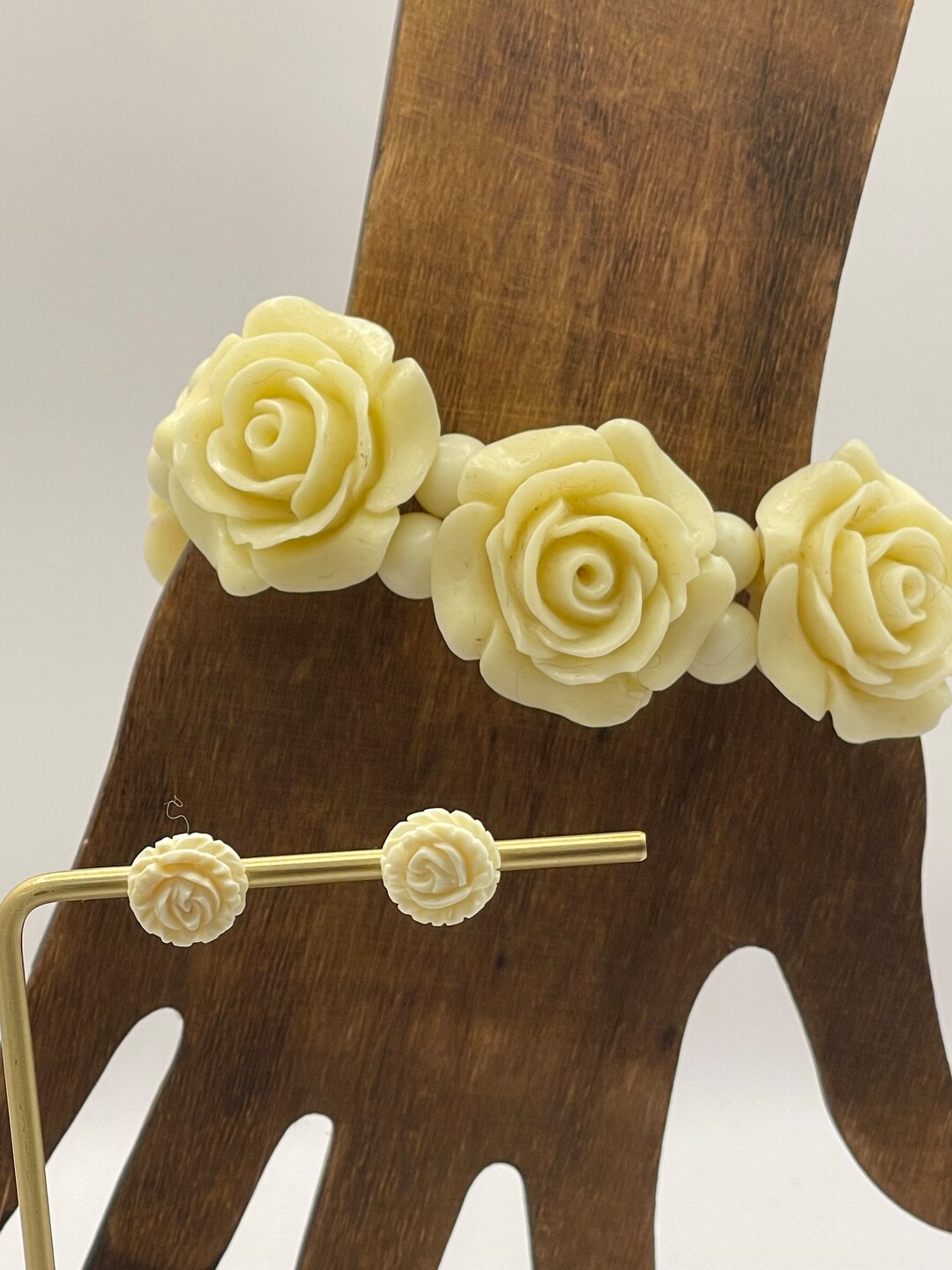 Cream Colored Rose Bracelet and Earrings - Etsy