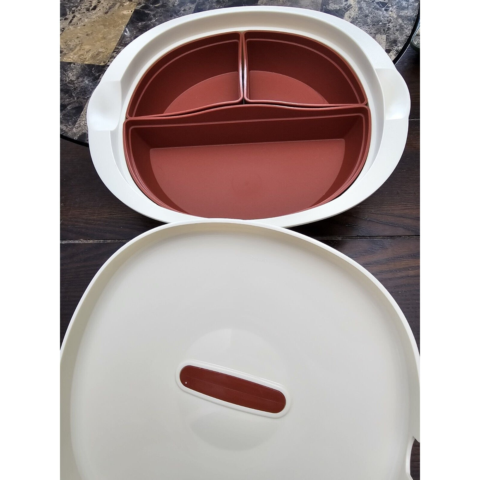 Tupperware Sectioned Microwave Safe Container W/ Lid 4 Cups Vintage ...