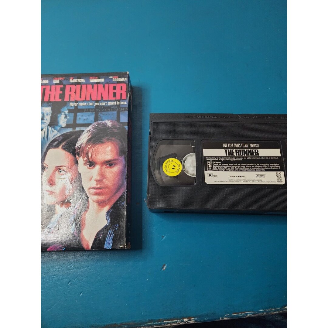 The Runner VHS 1999 Rated R Courtney Cox, Joe Mantegna, John Goodman ...