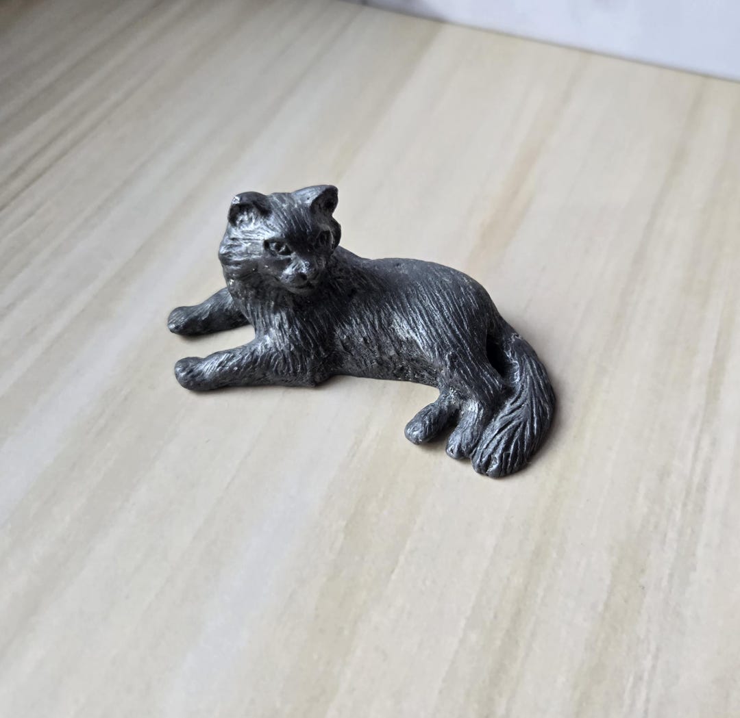 Vintage Pewter Laying Ragdoll Cat Figurine - Made in USA - Farm Animals ...
