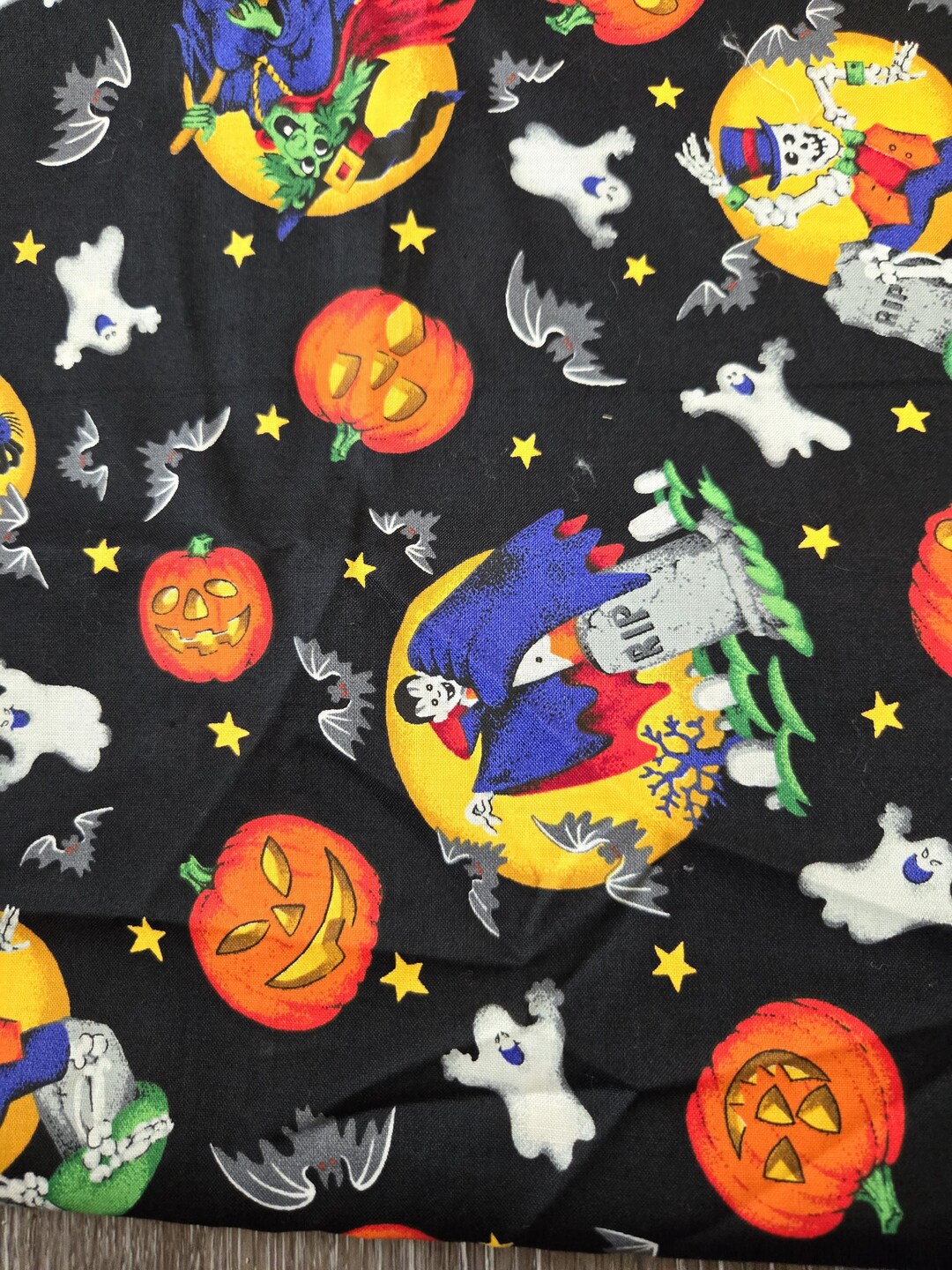 Vintage Halloween Fabric Pumpkins Dracula Ghosts Witches - 1 1/4 Yard ...