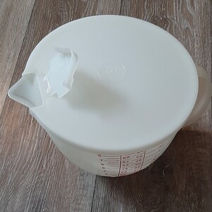 1960 Vintage Red & Blue Tupperware 8 Cup Mix and Store With Flip Lid ...