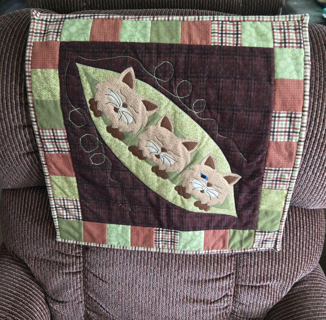Cat Tapestry Quilted : Pea Pod Design, Handmade Wall Hanging Cat Lover ...