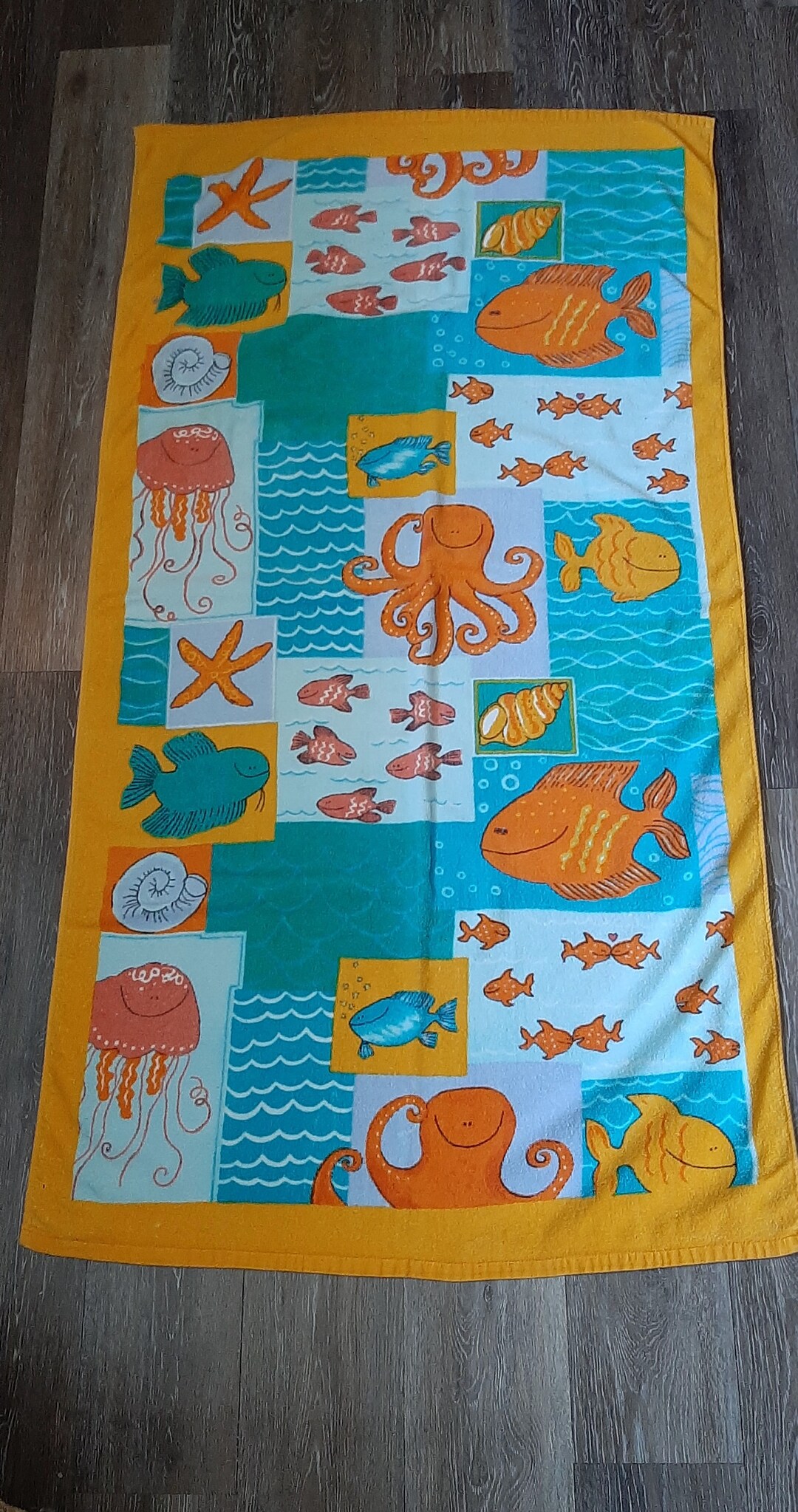 Vintage Beach Towel Sea Life Fish Octopus Shells Retro Fun Simple Life ...