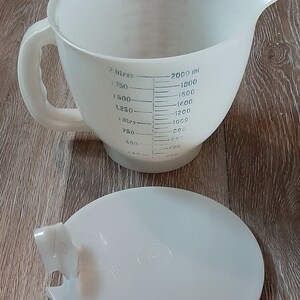 1960 Vintage Red & Blue Tupperware 8 Cup Mix and Store With Flip Lid ...