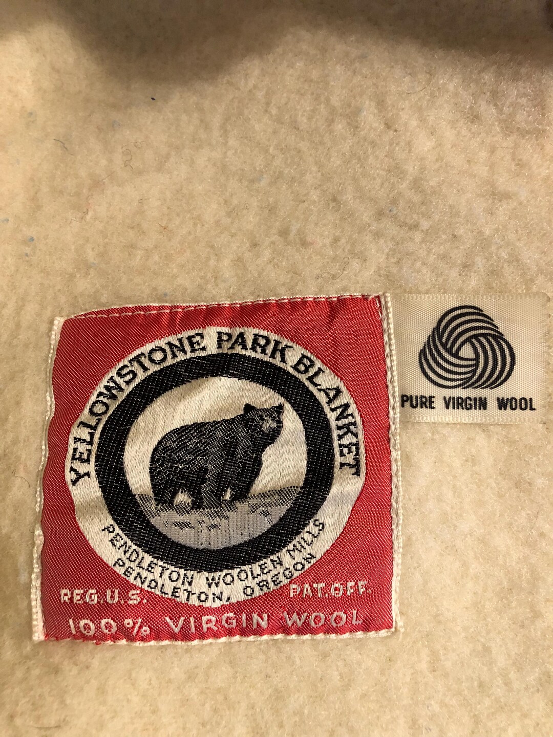 Yellowstone Park, Pendleton Wool Vintage Camp Blanket, White/cream ...