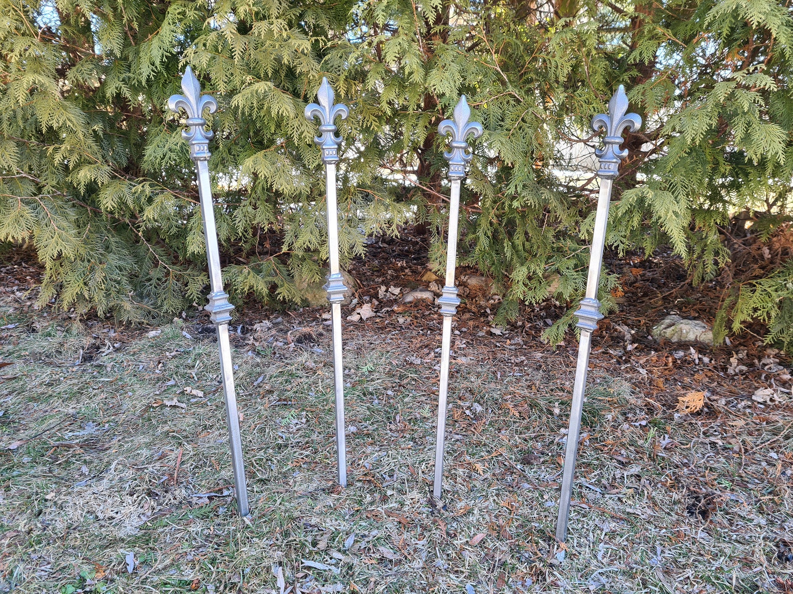 4 feet tall fleur de lis garden stake rustic wedding fence | Etsy