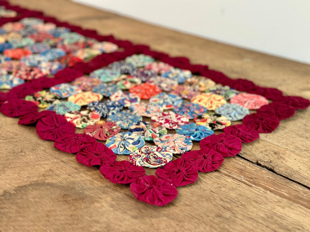 Antique/vintage Yoyo Quilt Table Top Runner, Hand-made Cotton Table ...