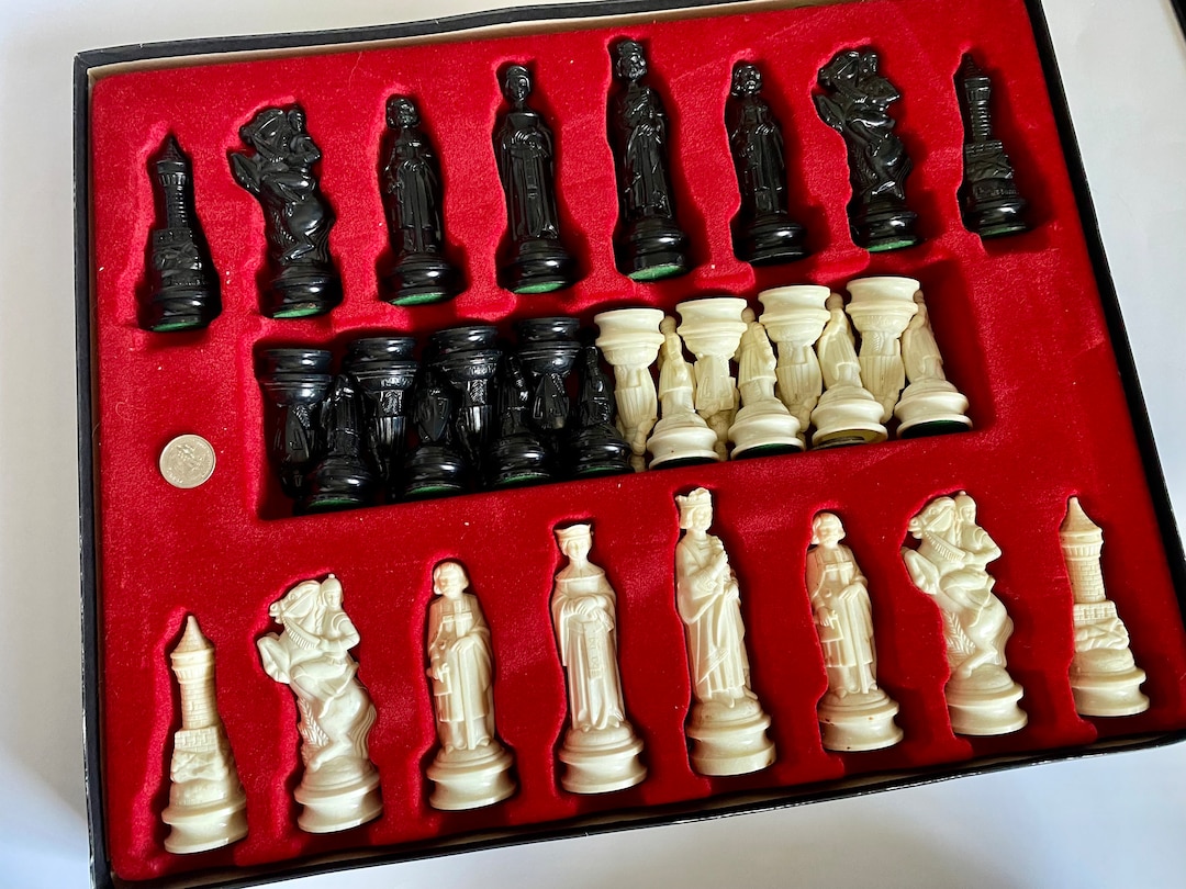 Vintage Chess Game Set, 1970s Renaissance Chessmen Set, Collectible ...
