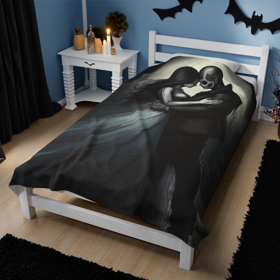 Gothic Bedding Set Skull Couple Design Horror Fans Decor Dark Halloween ...