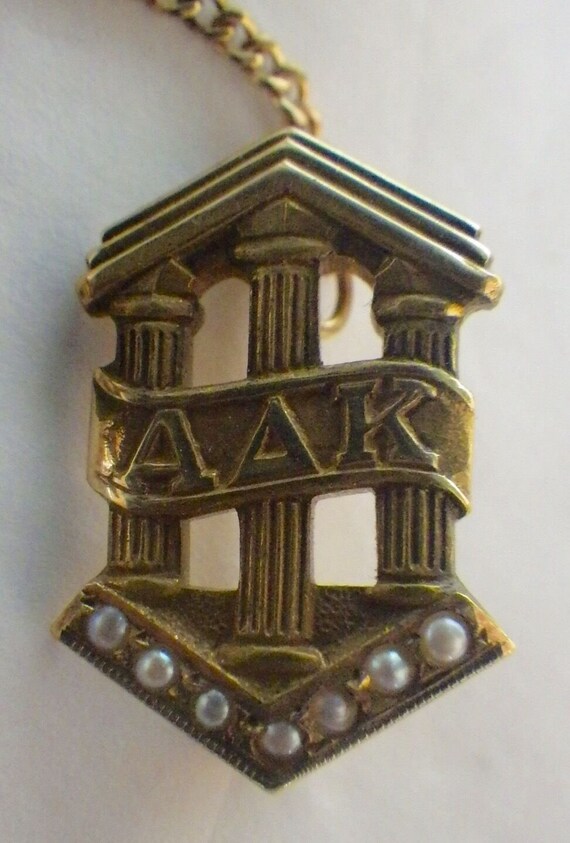 Vintage 10K Alpha Delta Kappa Sorority Pin w/Seed Pea… - Gem