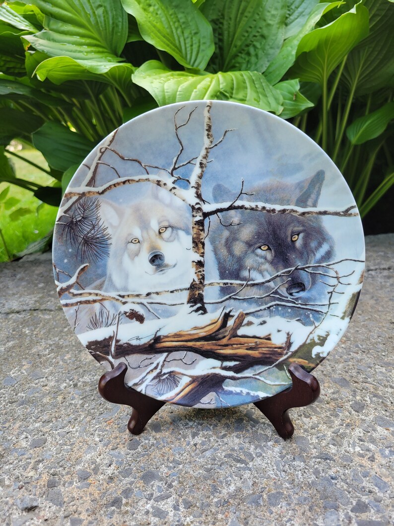 Eyes in the Mist Collectors Plate// Wolves // Daniel Renn Pierce ...