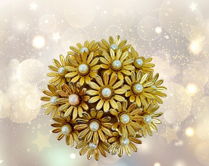 Vintage Gold Tone Daisy Flower Brooch With Faux Pearl Accent - Stunning ...