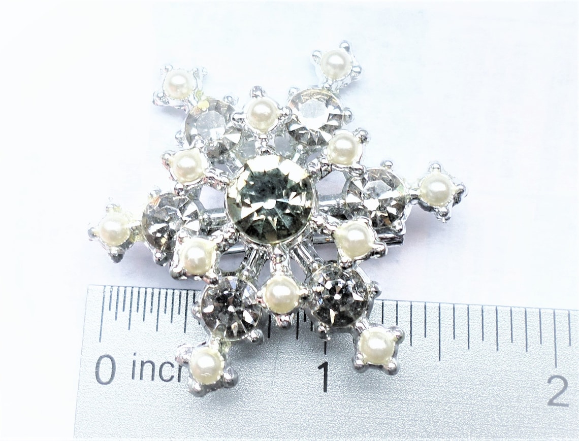 Crystal Snowflake Brooch Pin, Vintage Silver Rhinestone and Pearl ...