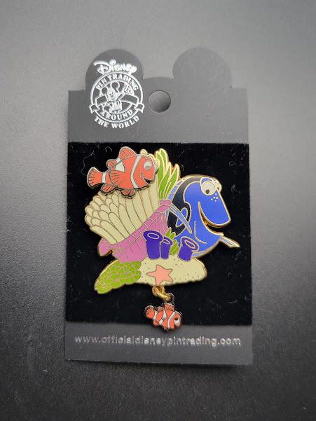 Walt Disney World Finding Nemo Pin Nemo, Dory, and Marlin in a Sea ...