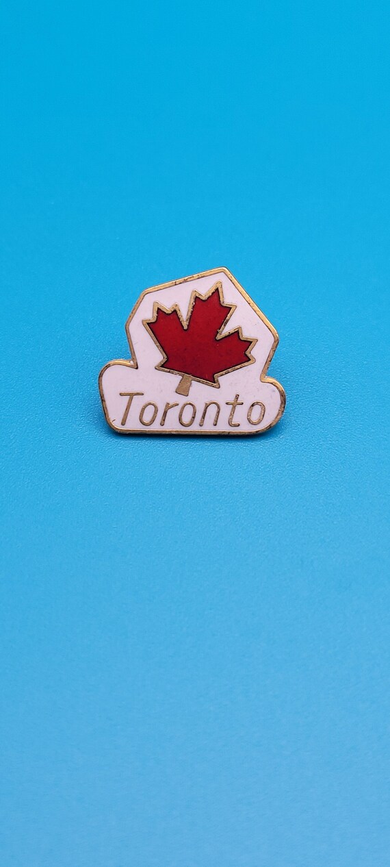 vintage toronto canada pin - Gem