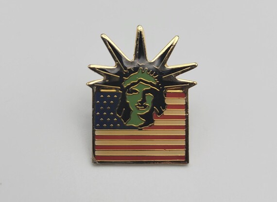 Vintage 1983 Statue of Liberty American Flag pin - Gem