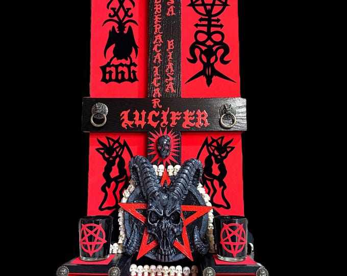 Wandaltar aus Holz im Satanic Design, ein Produkt aus eigener ...