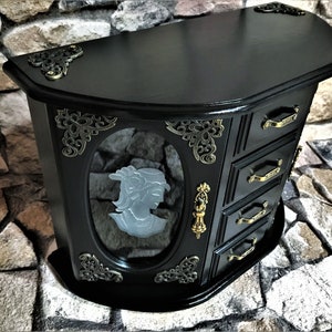 Schmuckschrank jewelry armoire store