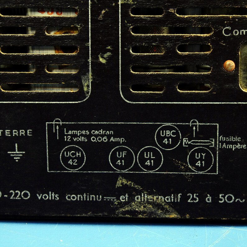 RADIALVA SUPER AS 53 Tube Radio Made in France Vintage to Cute to ...