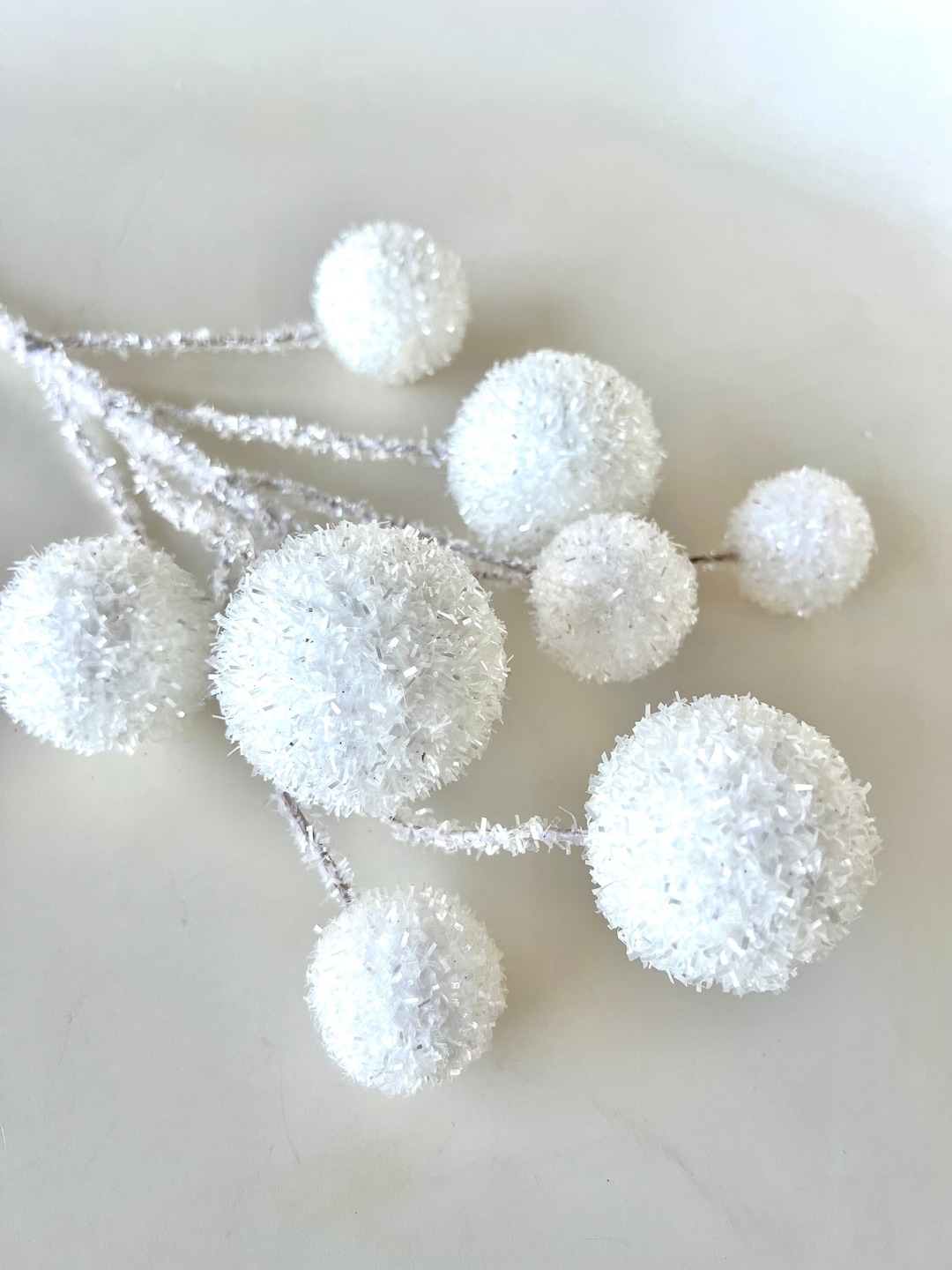 White Snowball Pick for Christmas, White Glitter Ball Spray for ...