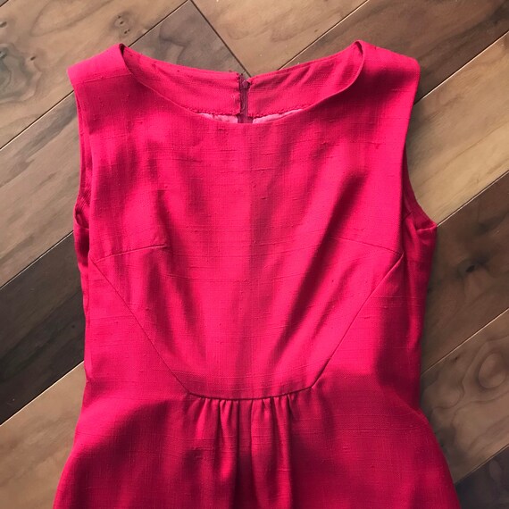Slubby 1960s Raspberry Silk Sleeveless Day Dress Made… - Gem