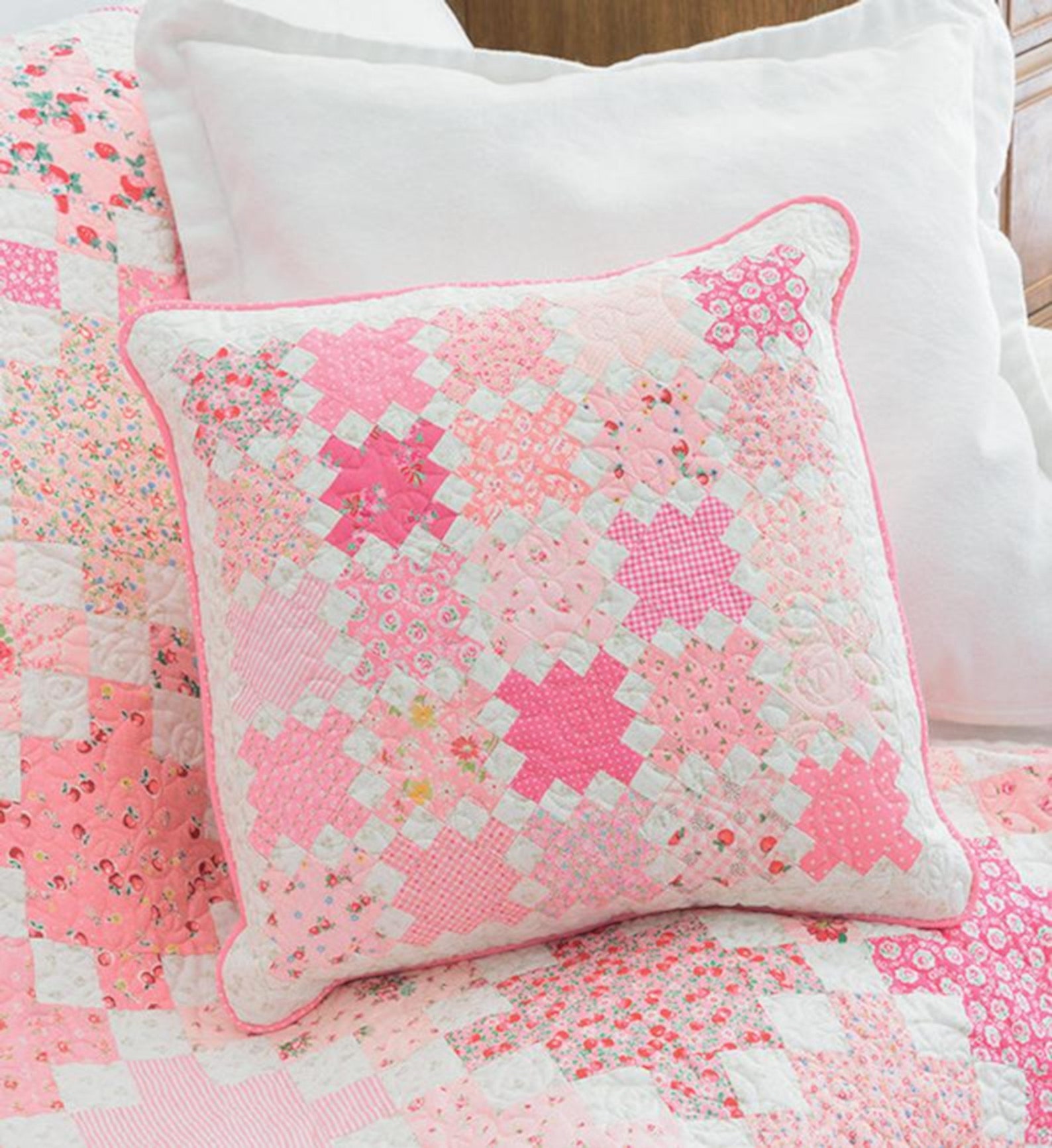 PERFECTLY PRETTY Patchwork Quilt Book By: Kristyne Czepuryk - Etsy