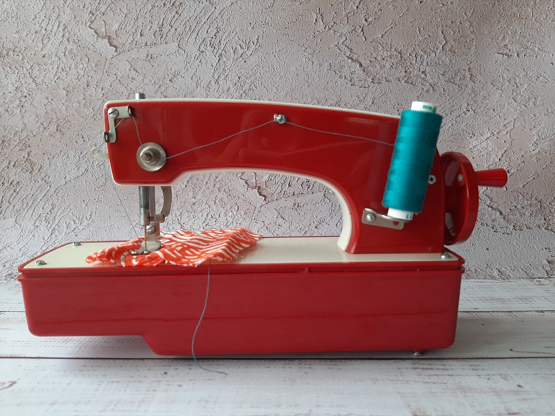 Vintage Child Sewing Machine Rare Vintage Kids Toy Small Manual Sewing ...