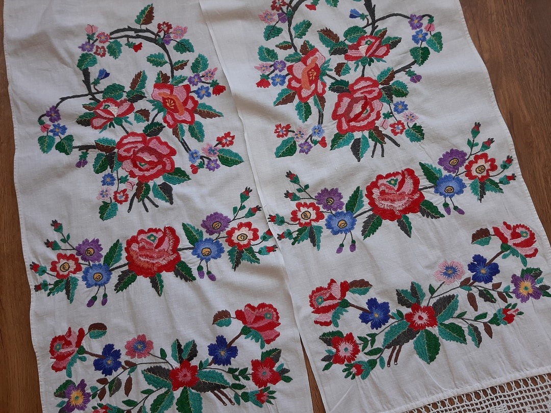 Vintage Floral Embroidered Ukrainian Table Runner – Rustic Folk Rushnyk ...