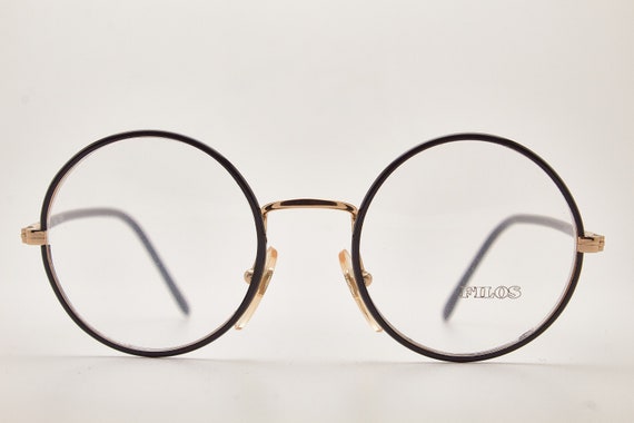 Circular fake glasses store