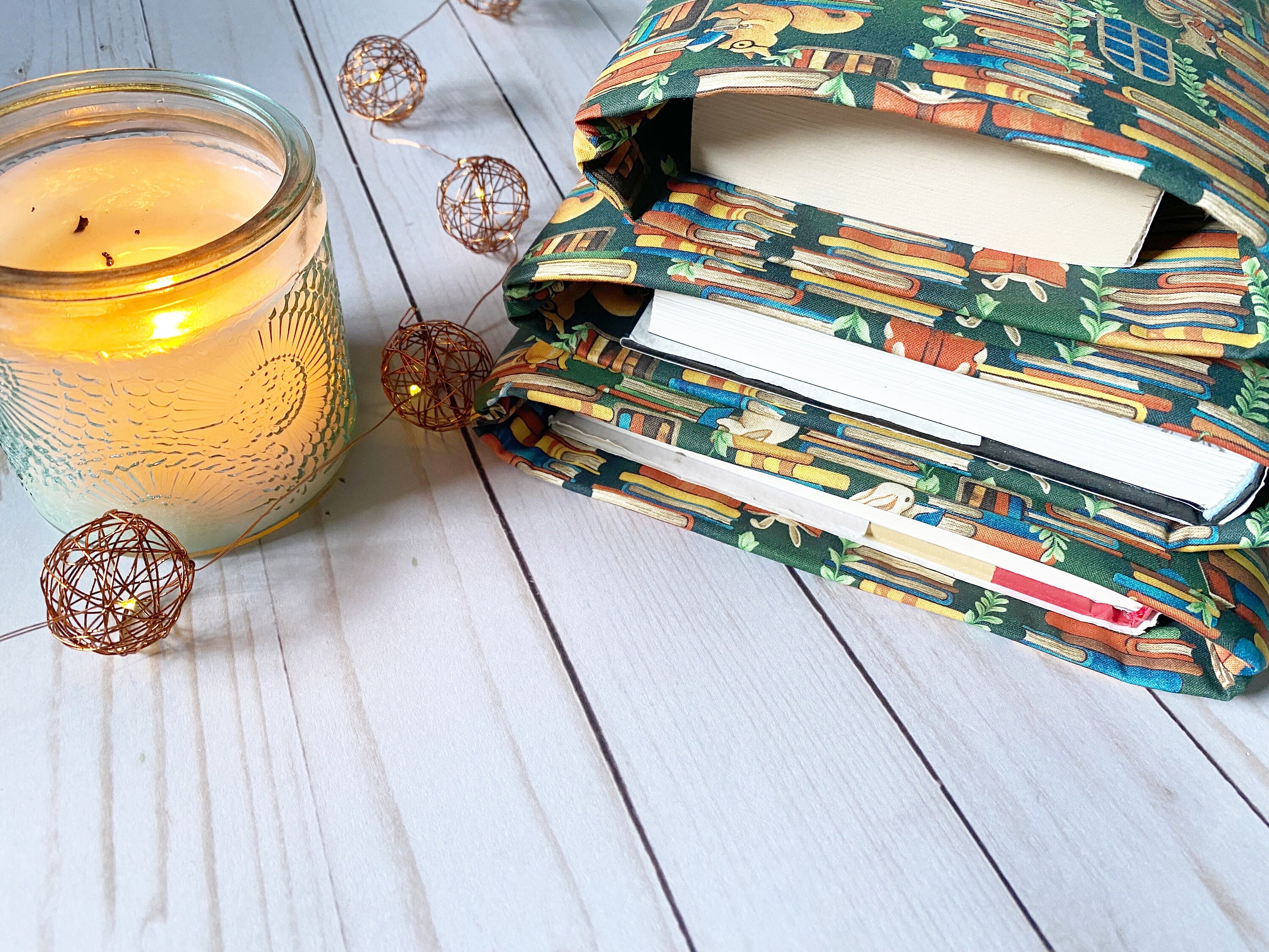 Critter Reads Padded Book Sleeve | Book Protector | Book Holder | Book ...