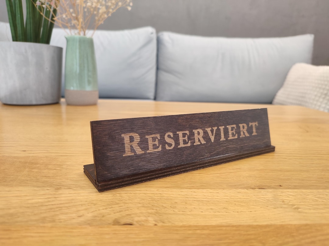Wooden Plate "reserviert" - Table Sign - Brown and Varnished - Onlywood ...