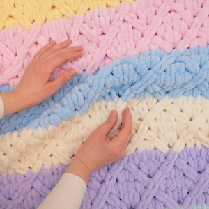 Loop Yarn Blanket Pattern, Chunky Knit Blanket, Alize Puffy Basket ...