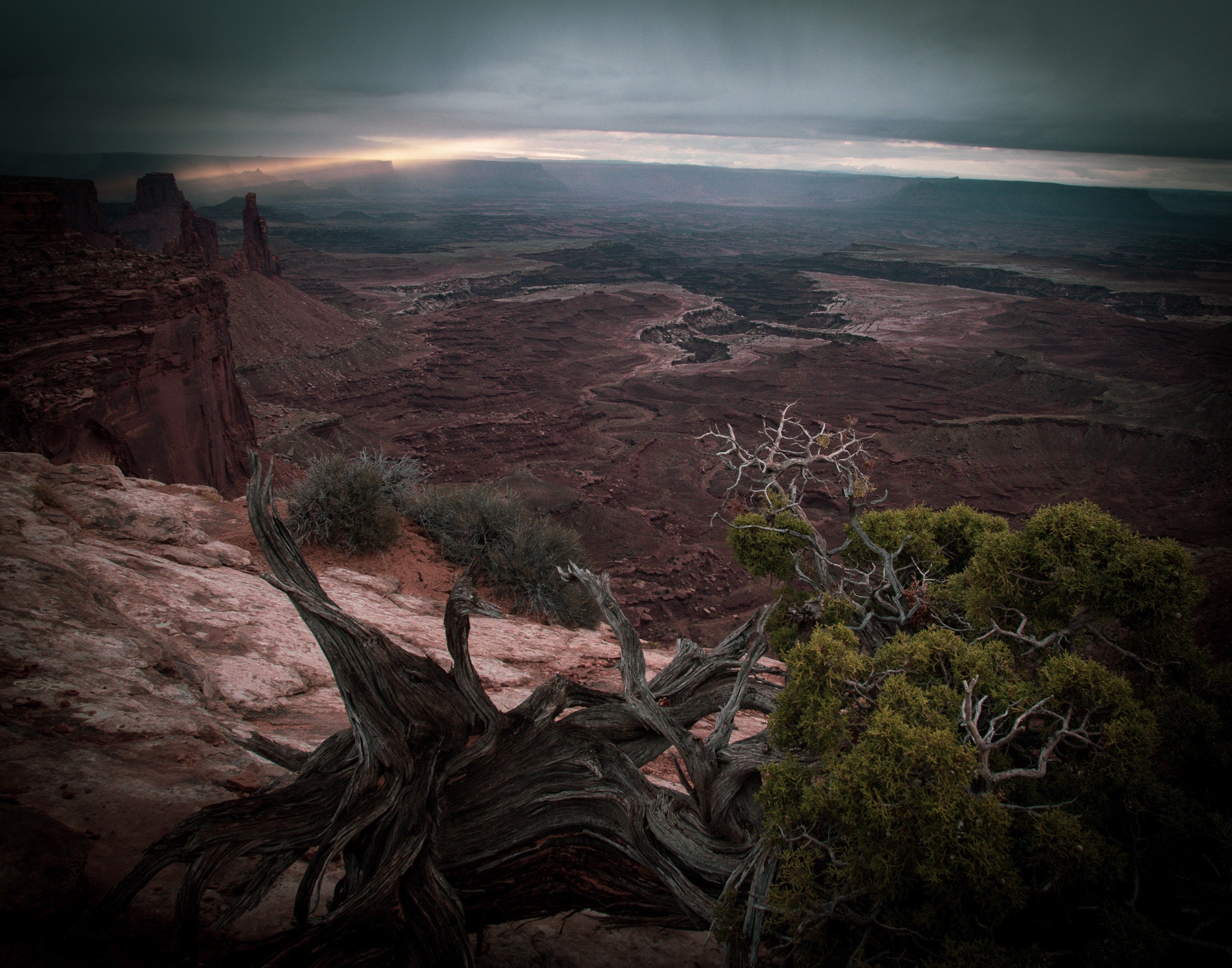 Mesa Arch, Monster and Washerwoman Towers, Moab Utah, Canyonlands ...