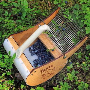 Engraved Wooden Berry Picker | Personalized Garden Tool | Blueberry ...