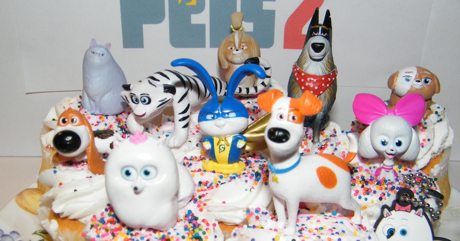 The Secret Life of Pets 2 Movie Deluxe Cake Toppers Cupcake Decorations ...