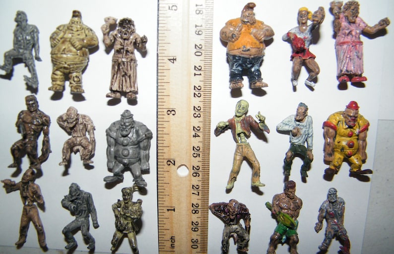 Zombie Apocalypse Deluxe Figure Toy Set of 18 Halloween Party ...