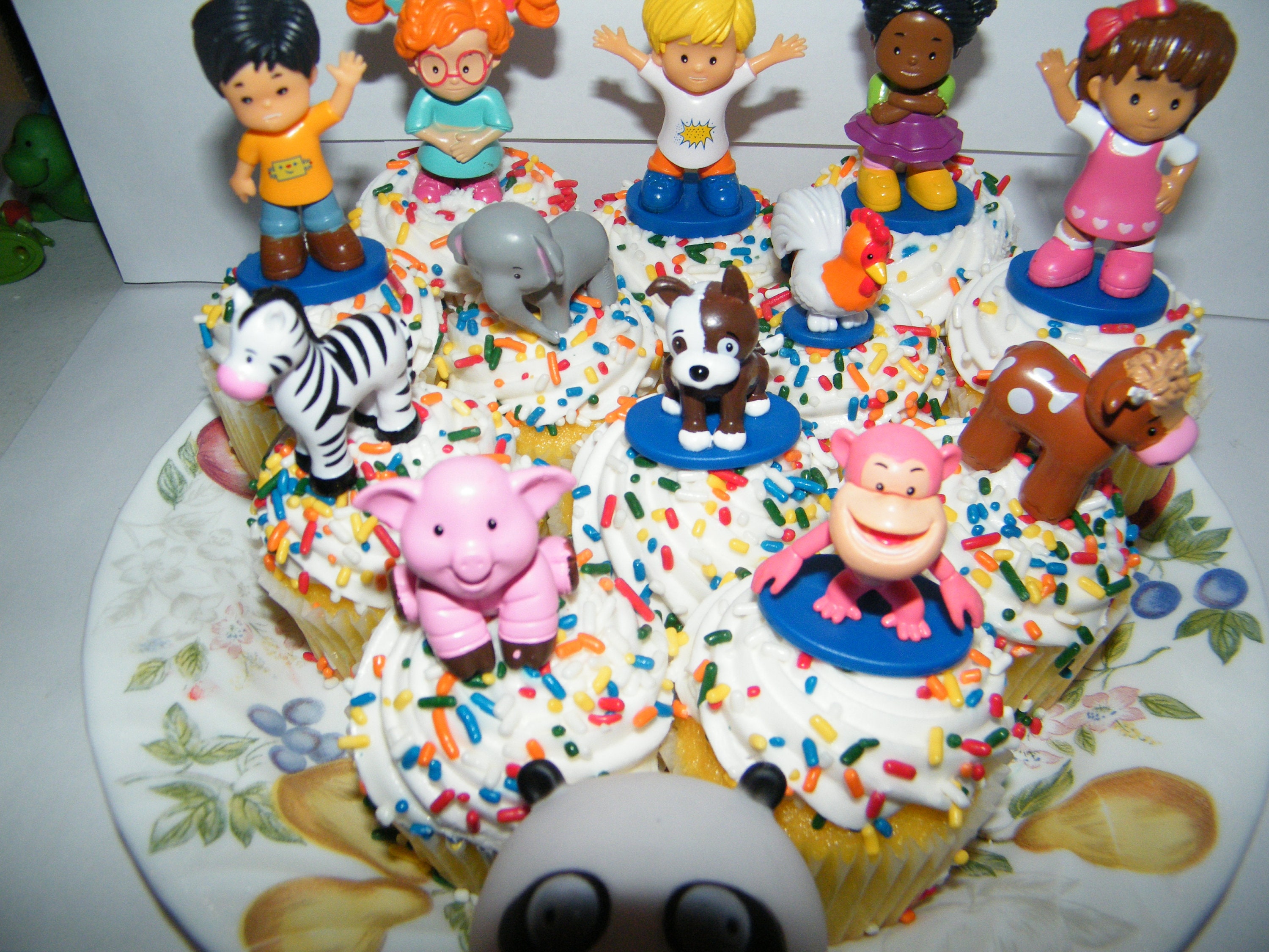 Fisher-price Little People and Animals Deluxe Cake Toppers Cupcake ...