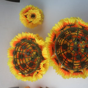 Sunflower Kissing Ball, Daisy Pompom Wedding Decor (5.5"/7.5"/9.5") - Etsy