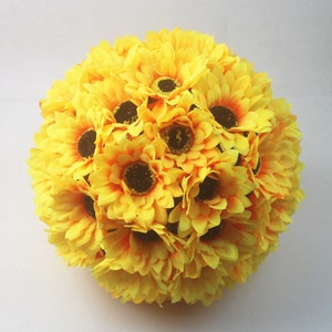 Sunflower Kissing Ball, Daisy Pompom Wedding Decor (5.5"/7.5"/9.5") - Etsy