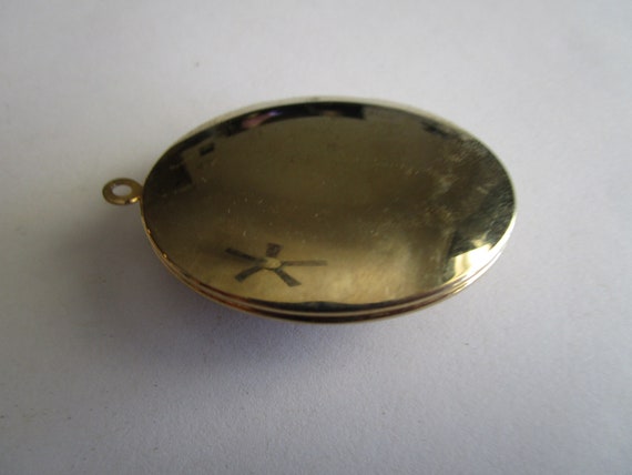 Vintage Victorian Style Large Fancy Photo Locket - Gem