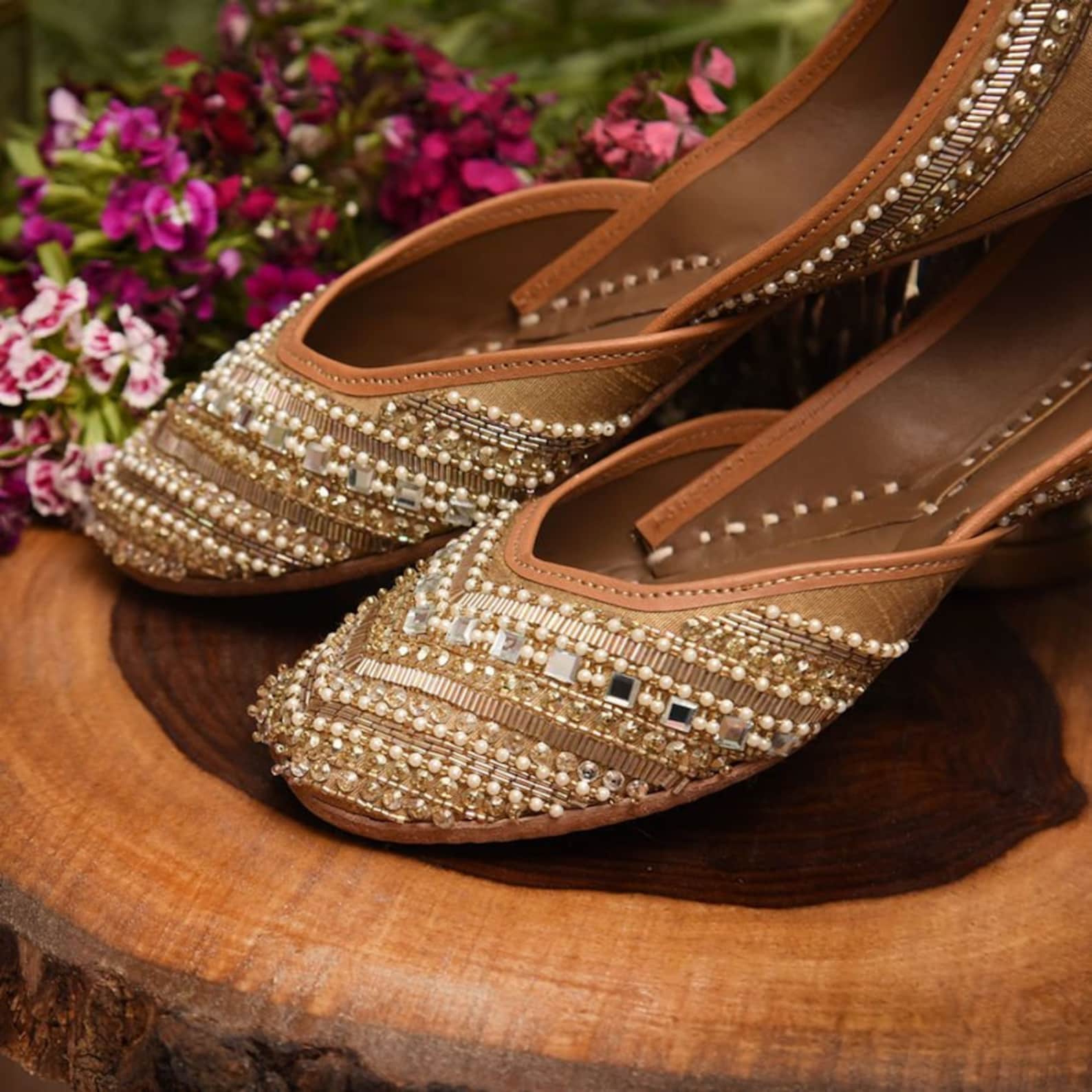Gold Extraordinary Punjabi Jutti for Women - Etsy