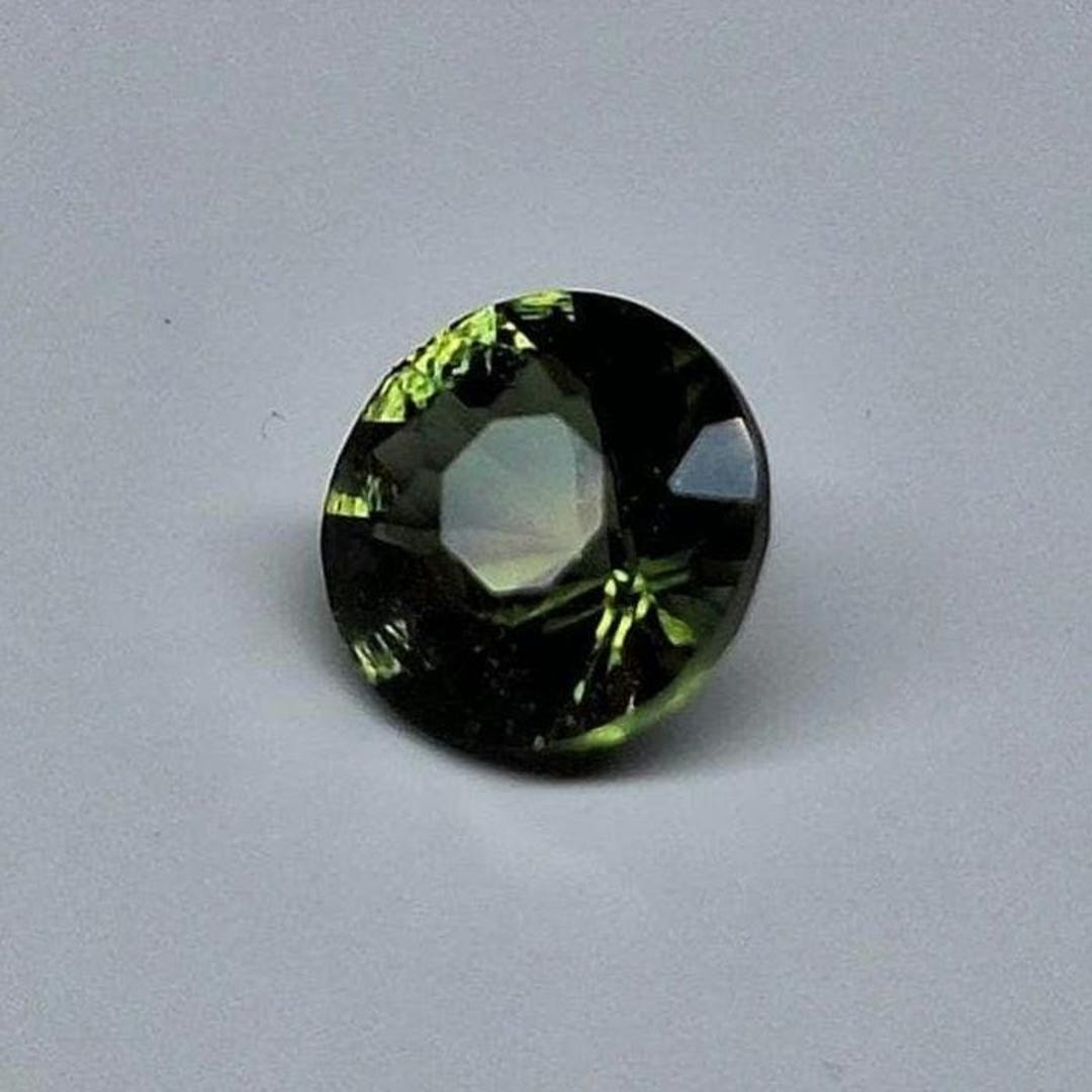 9 Mm Czech Moldavite, Round Brilliant Cut, Hand Cut Tektite - Etsy
