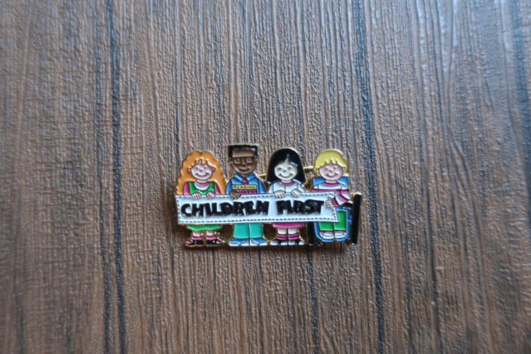 Vintage Children First Brooch Pin Unity Lapel Hat Bag Gear Gold Tone ...