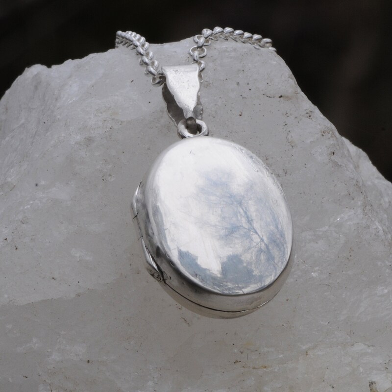 Large Oval Locket - Etsy