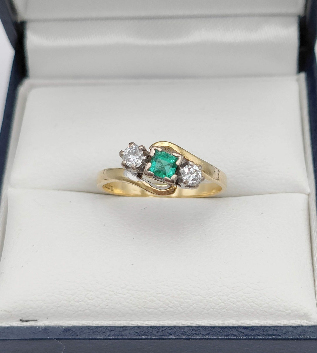 Vintage Crossover 18K Gold Trilogy Emerald and Diamond Ring - Etsy