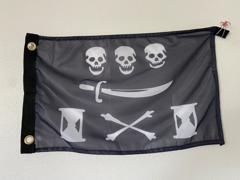 12 X 18 Antique Skulls Sword Pirate Flag 12" X 18" Polyester Flag ...