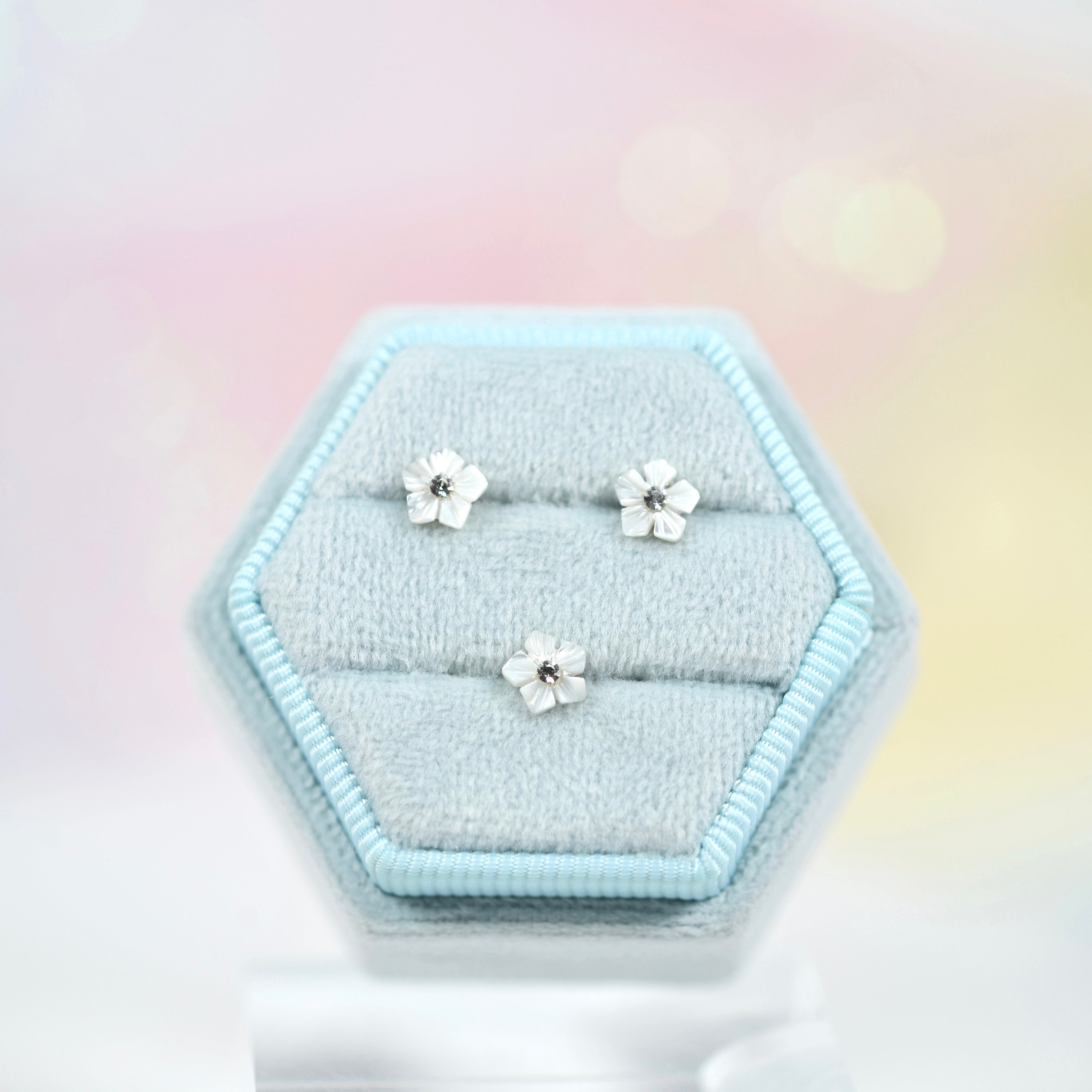 16G Tiny Shell Flower Stud Earring Helix Conch Cartilage Ear - Etsy